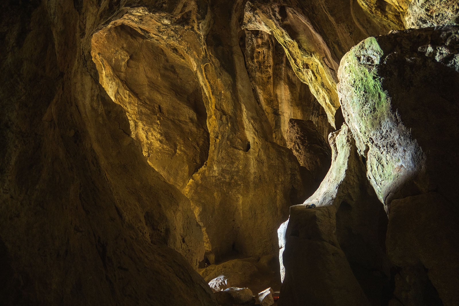 Thor’s Cave - A Complete Walkers Guide
