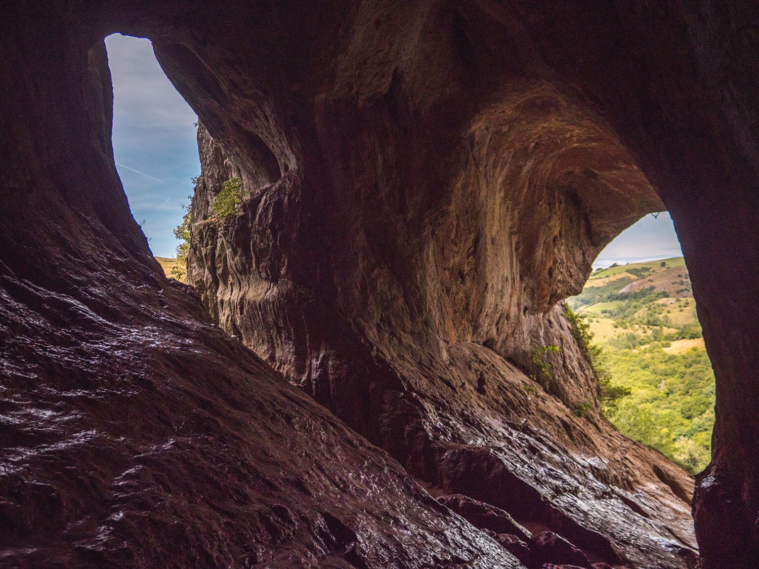 Thor’s Cave - A Complete Walkers Guide