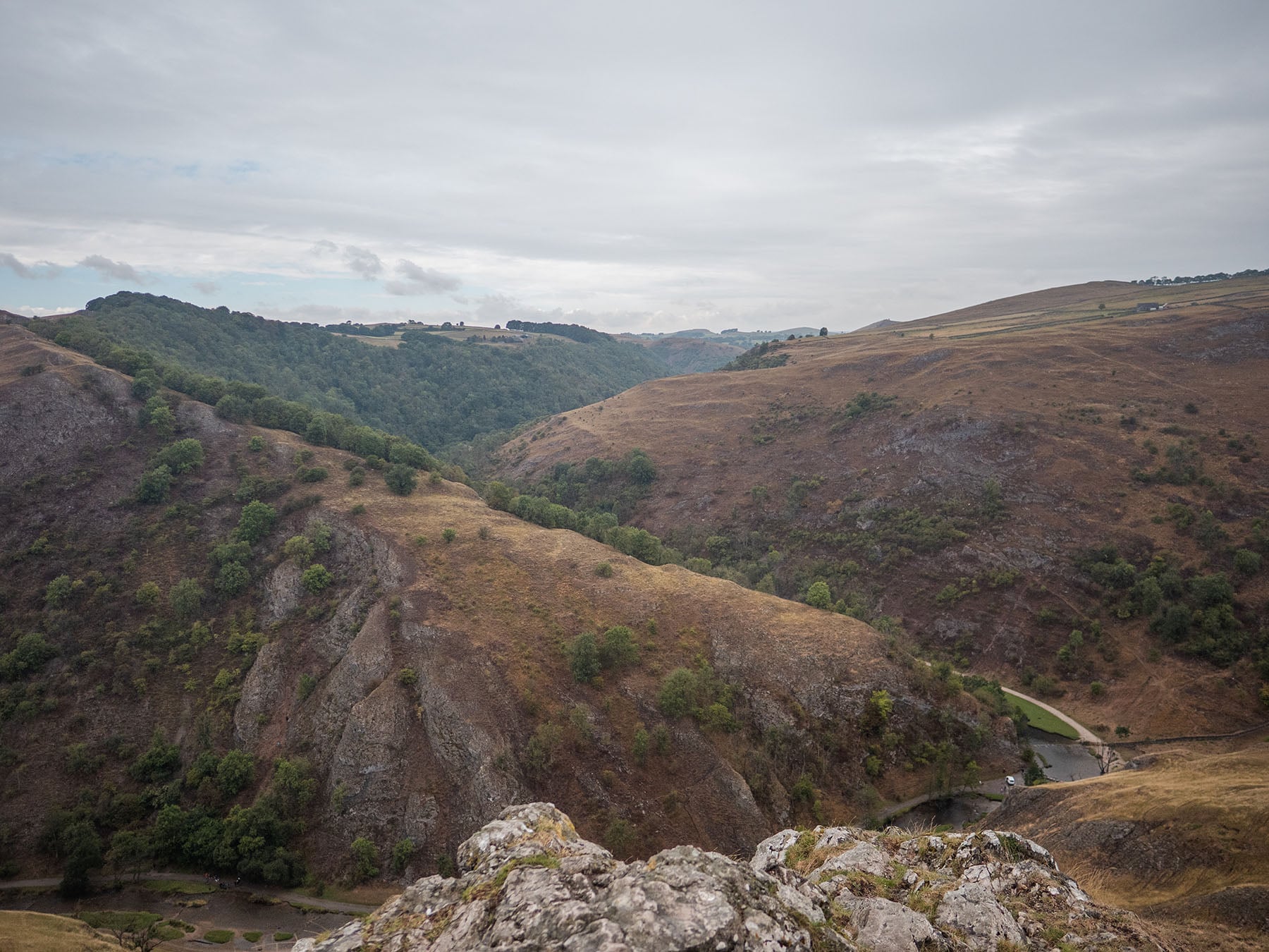 Dovedale Stepping Stones: A Complete Visitor’s Guide